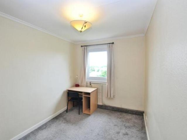 3 bedroom flat for rent in Westfield Court, Gorgie, Edinburgh, EH11