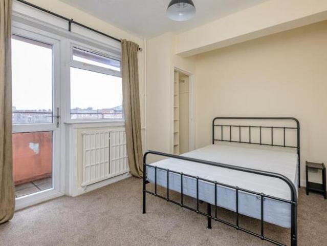 3 bedroom flat for rent in Westfield Court, Gorgie, Edinburgh, EH11