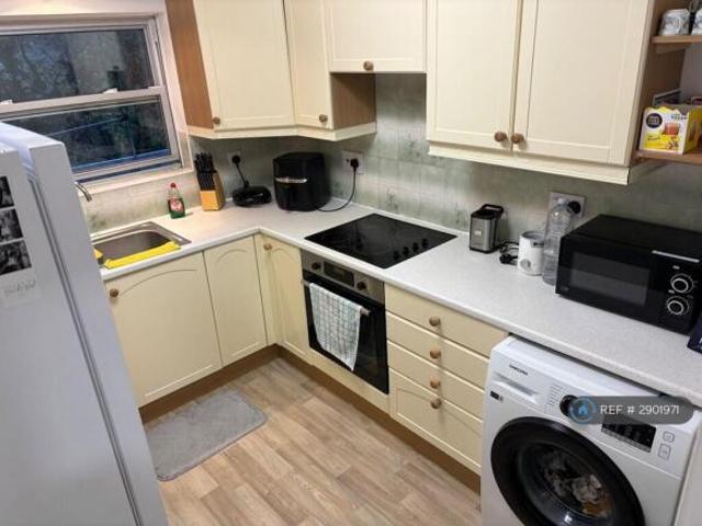3 bedroom flat for rent in Weston Park West, Bath, BA1