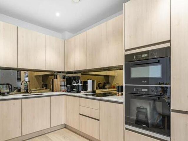 3 Bedroom Flat For Rent In Westminster, London