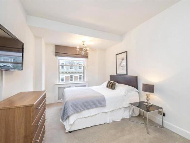 3 bedroom flat for rent in Weymouth Street, Fitzrovia, W1W