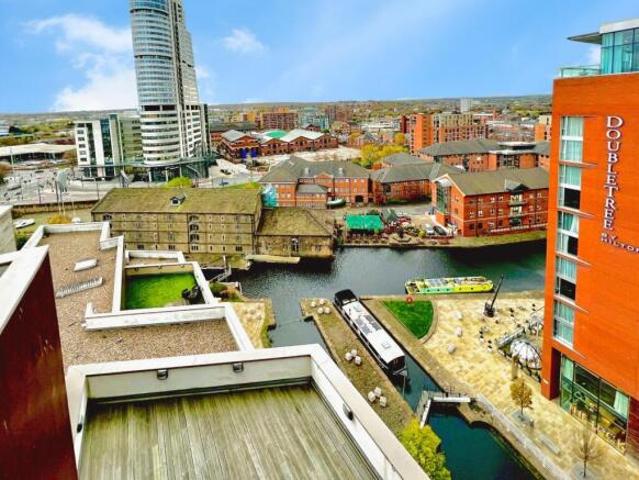 3 bedroom flat for rent in Wharf Approach, Leeds, West Yorkshire, LS1