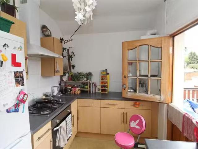 3 bedroom flat for rent in Whitchurch Road, Heath, Cardiff, CF.