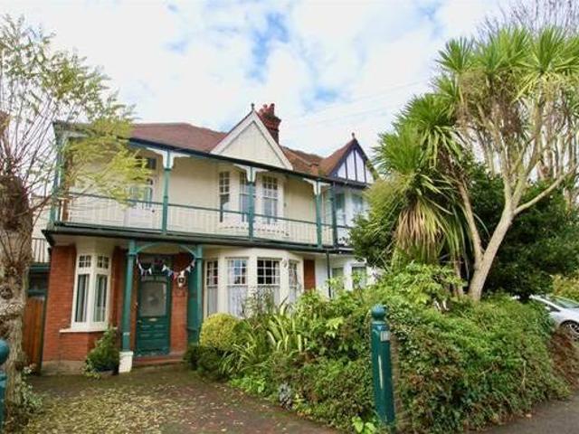 3 bedroom flat for rent in Whitefriars Crescent WestcliffOnSea SS0