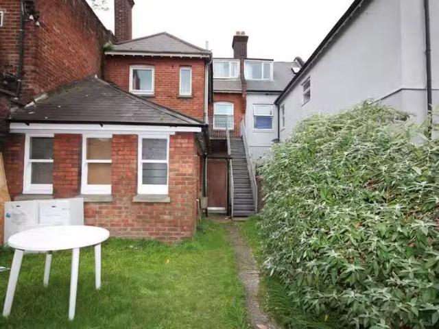 3 bedroom flat for rent in Wimborne Road, Bournemouth, BH9