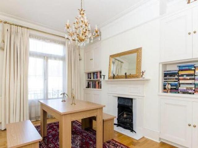 3 Bedroom Flat For Rent In Wimbledon, London