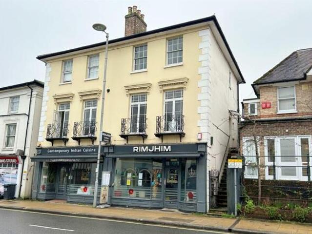 3 bedroom flat for rent in Winchester City Centre, SO23