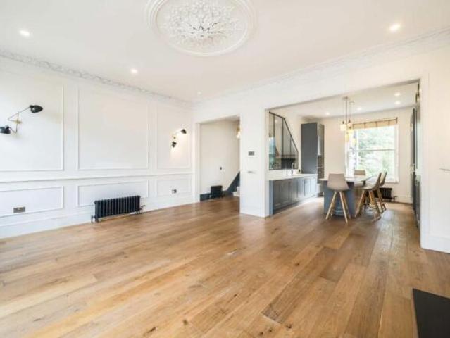 3 bedroom flat for rent in Winchester Road, St. John's Wood, NW3