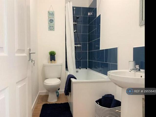 3 bedroom flat for rent in Windsor Road, Liverpool, L13