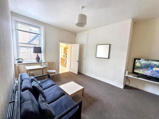 3 bedroom flat for rent in Wingrove Avenue, Fenham, Newcastle upon Tyne, and Wear, NE4 9AA, NE4