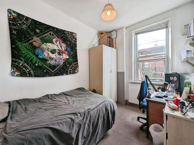 3 bedroom flat for rent in Wingrove Avenue, Fenham, Newcastle Upon Tyne, NE4