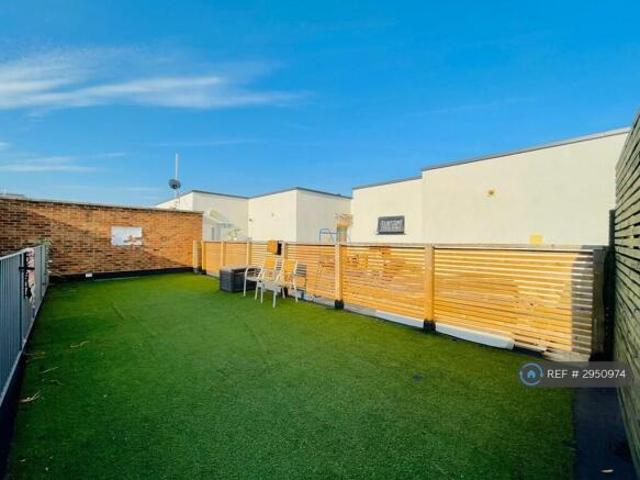3 bedroom flat for rent in Witham Road, London, W13