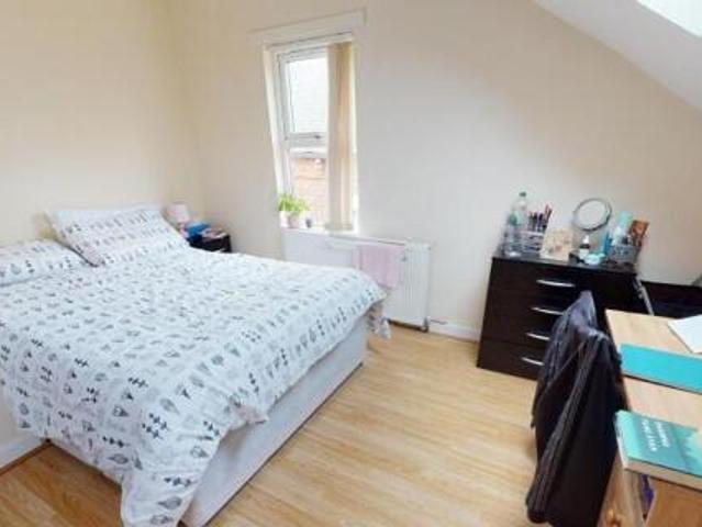 3 Bedroom Flat For Rent In Woodhouse