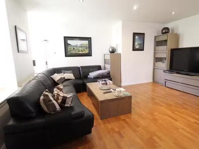 3 bedroom flat for rent in Woodlands Avenue, Cults, AB15