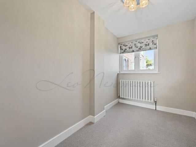 3 bedroom flat for rent in Woodlands, London, NW11