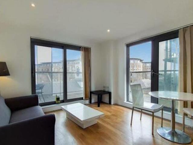 3 Bedroom Flat For Rent In Woolwich, London