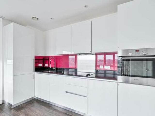3 Bedroom Flat For Rent In Woolwich, London