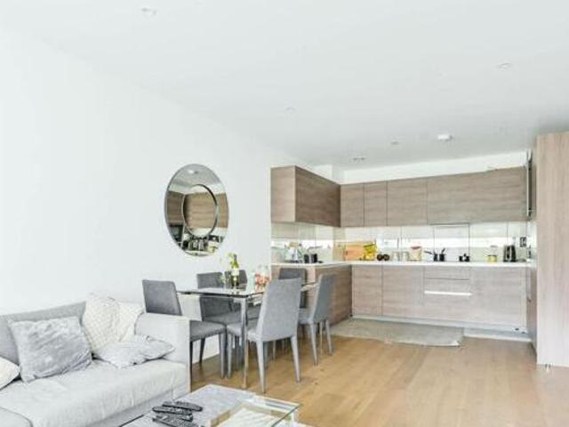 3 Bedroom Flat For Rent In Woolwich Riverside, London