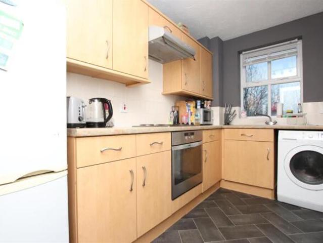 3 bedroom flat for rent in Wright Way, Stapleton, Bristol, BS16
