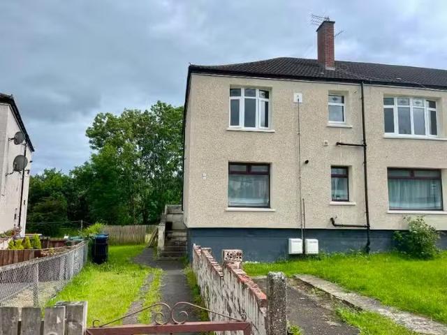 3 bedroom flat for rent in Wylie Crescent, Cumnock, Ayrshire.