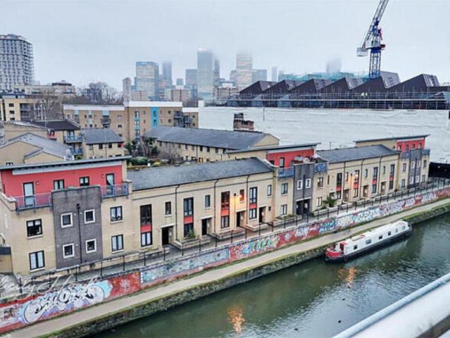 3 bedroom flat for rent in Yeo Street, LONDON, E3