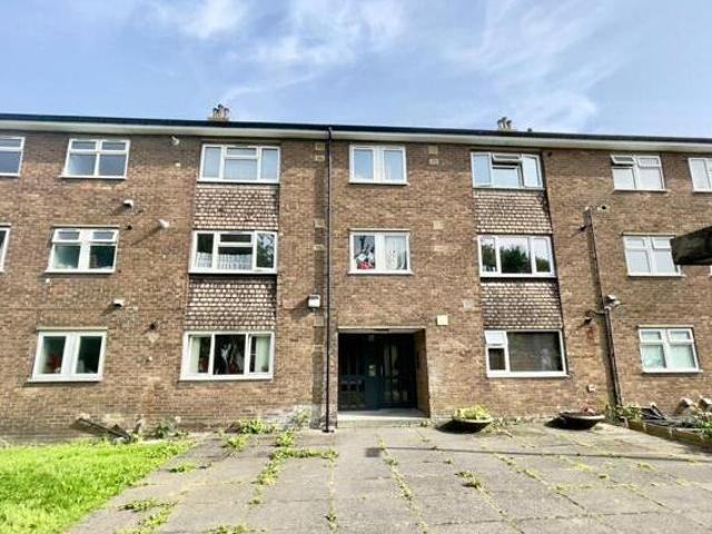 3 Bedroom Flat For Rent In Yeadon, Leeds