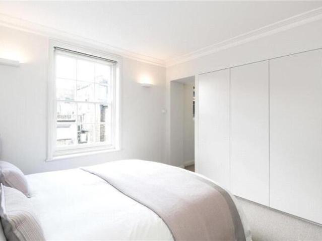 3 bedroom flat for rent in York Street, Marylebone, London W1H