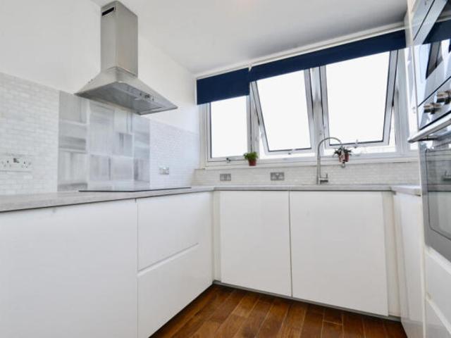 3 bedroom flat for rent in Youngs Court, Charlotte Despard Avenue, London, SW11