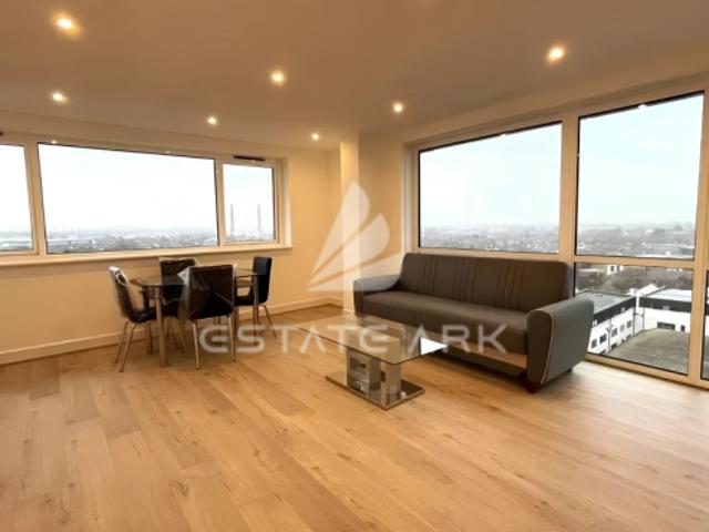 3 bedroom flat for rent in Zodiac Court, London Road, Croydon, CR0