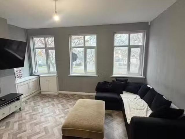 3 bedroom flat for rent in a Hagley Road West, Oldbury, B68
