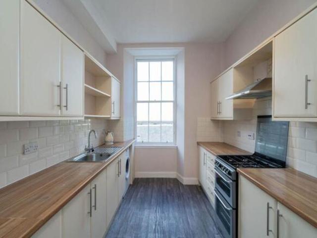 3 bedroom flat for rent in Academy Street, Leith, Edinburgh, EH6