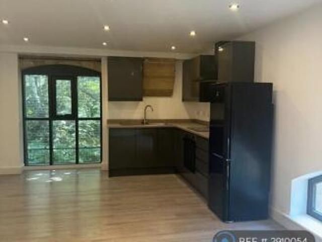3 bedroom flat for rent in Abbey Road, Leeds, LS5