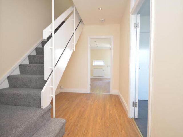3 bedroom flat for rent in Abbot House, Poplar, E14 0HD, E14