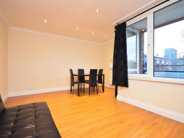 3 bedroom flat for rent in Abbott House, Poplar, E14 0HD, E14