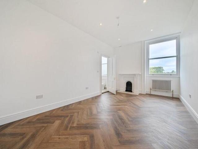 3 bedroom flat for rent in Aberdeen Terrace, Blackheath, London, SE3