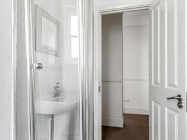 3 bedroom flat for rent in Aberdeen Mansions, Kenton Street, Bloomsbury, London, WC1N
