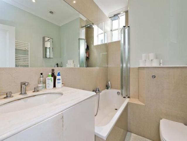 3 bedroom flat for rent in Abingdon Road, London, W8