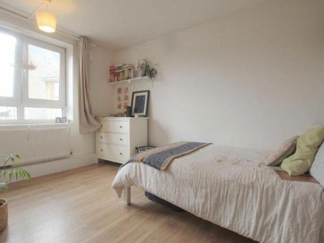 3 bedroom flat for rent in Abinger Grove, Linden House, SE8