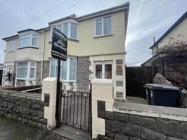 3 bedroom flat for rent in Addicott Road, Weston super Mare, N.