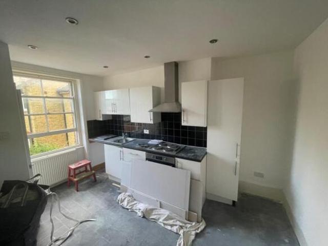 3 bedroom flat for rent in Addington Street, Margate, CT9