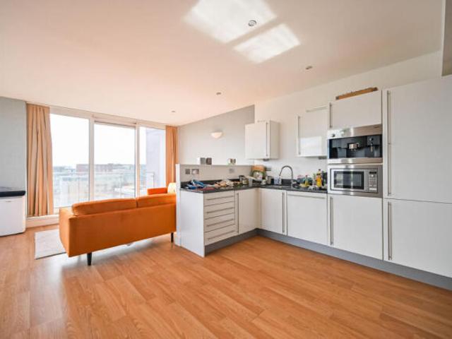 3 bedroom flat for rent in Albert Basin Way, E16, Gallions Reach, London, E16