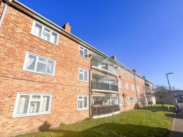 3 bedroom flat for rent in Albert Road Belvedere DA17