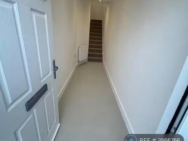 3 bedroom flat for rent in Albion Place, Hythe, CT21