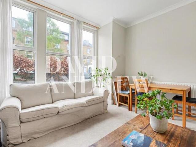 3 bedroom flat for rent in Alexandra Grove, London, N4