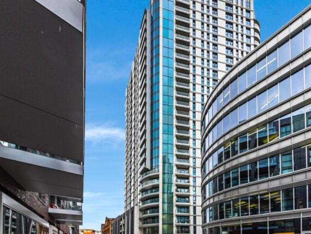 3 bedroom flat for rent in Alie Street, Aldgate, London, E1