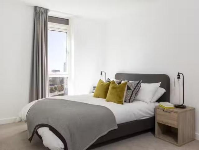 3 bedroom flat for rent in Allegro, Exchange Square B4