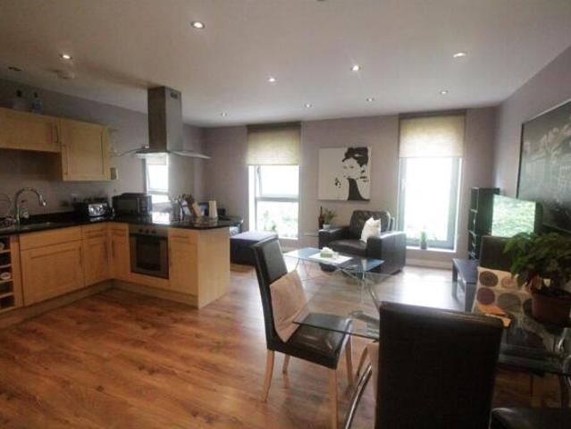 3 bedroom flat for rent in Alpha Grove, South Quay, E14