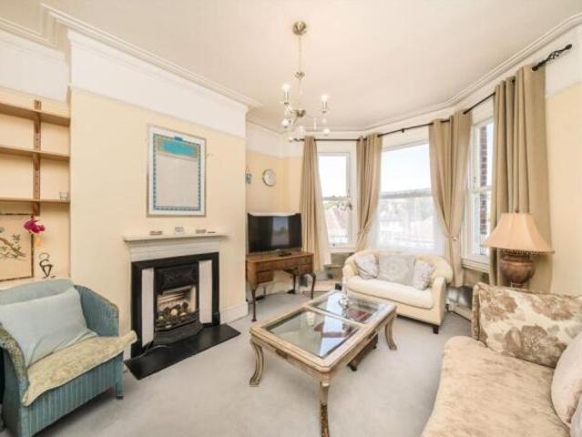 3 bedroom flat for rent in Alwyne Road, Wimbledon, SW19