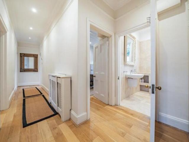 3 bedroom flat for rent in Alwyne Road, London, SW19
