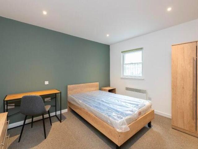 3 bedroom flat for rent in Ambry House, St. James's Parade, Bath, Somerset, BA1